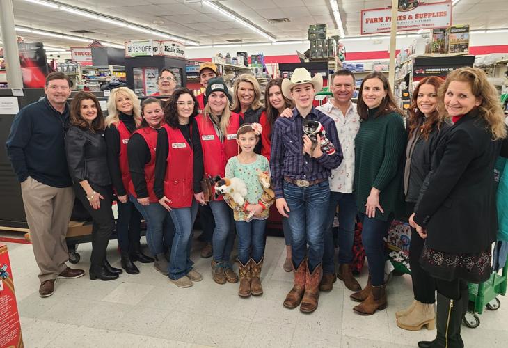 Young girl diagnosed with cancer helps animals in need with surprise ...