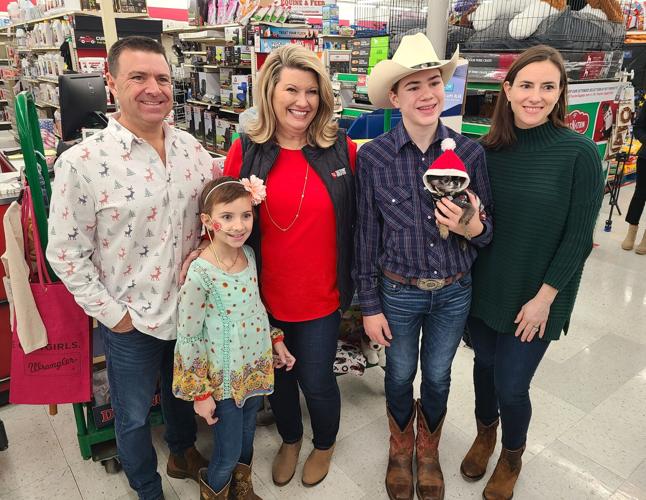 Young girl diagnosed with cancer helps animals in need with surprise ...