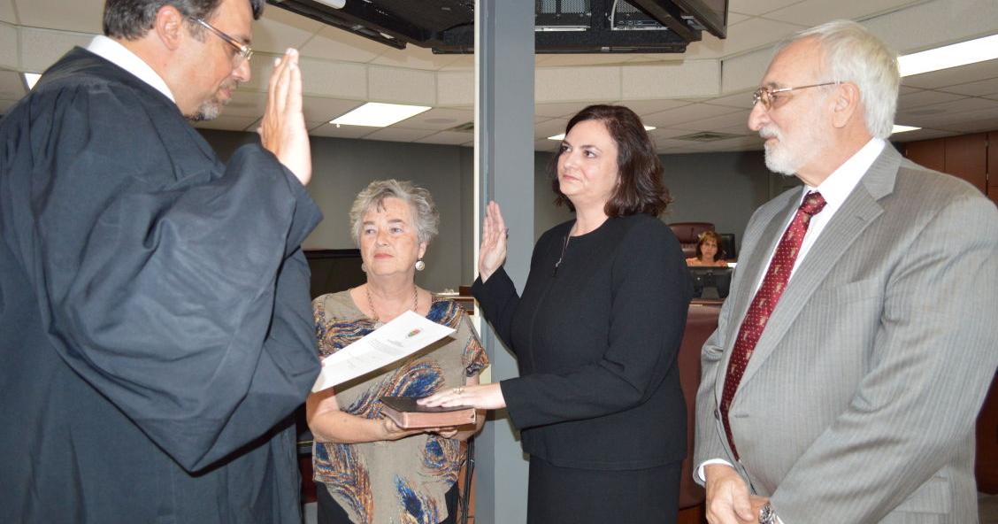 Former Judge Robbie Beal pulls petition for 10th District, seeks ...