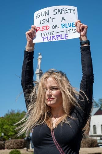 Gun reform protest draws crowd in Franklin | News | williamsonscene.com