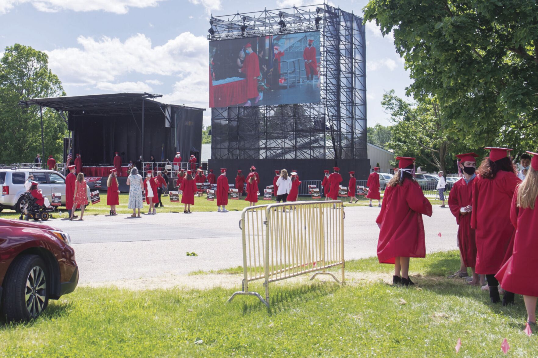 One-of-a-kind graduation caps unprecedented year | Williston-vermont ...