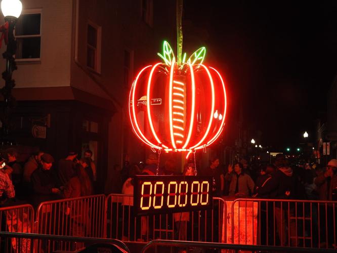 Apple drop ushers in 2023 | Winchester Star | winchesterstar.com