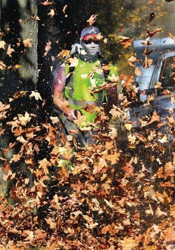 Blowing away fall’s mess | News | winchesterstar.com