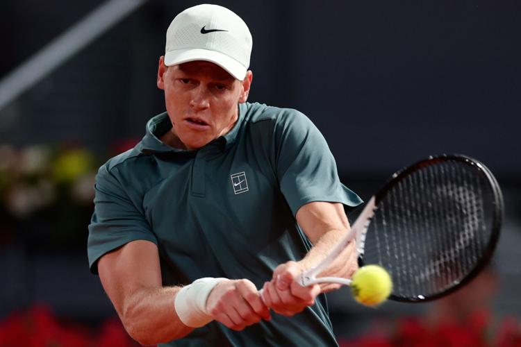 No. 1 Jannik Sinner beats rising star Rafael Jódar in Madrid and ...