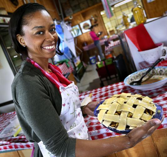 Competition tests bakers' apple pie-making skills | Winchester Star ...