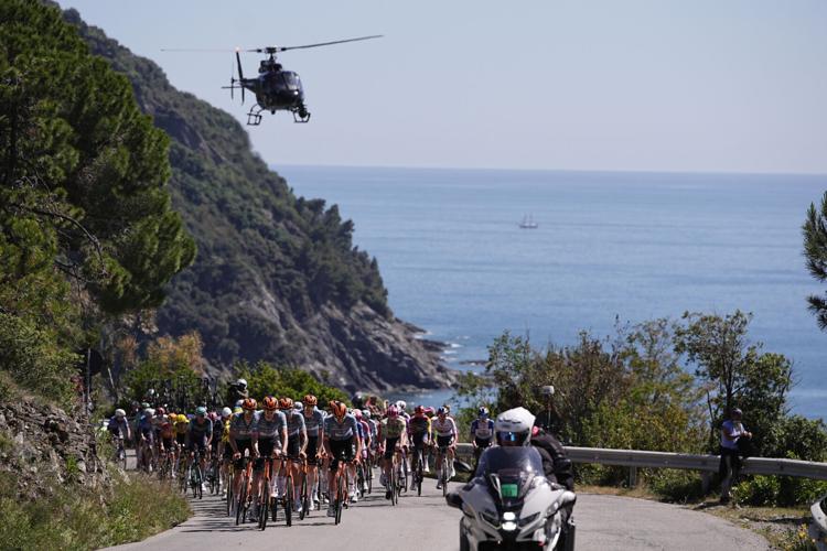 Narváez storms to Ecuadorian record Giro stage win as Eulálio retains ...