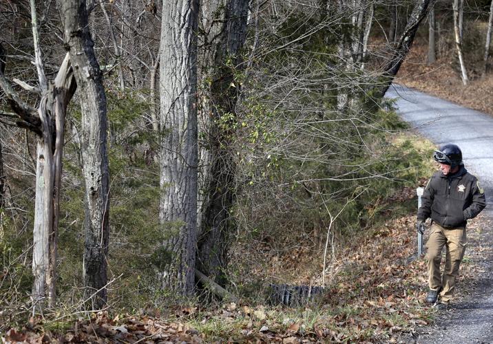 Searchers comb Star Tannery for signs of suspected carjacker ...