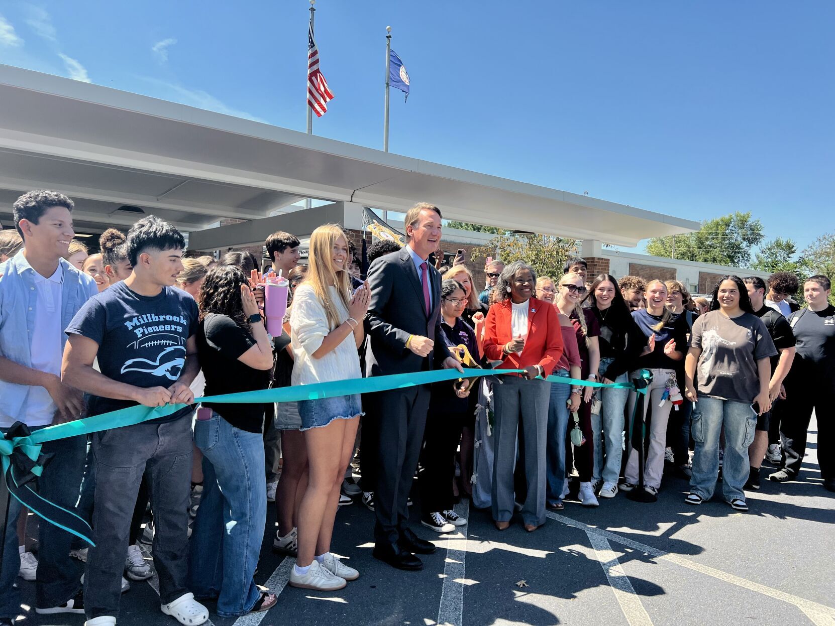 Regional data science lab school feted by Youngkin, Earle-Sears ...