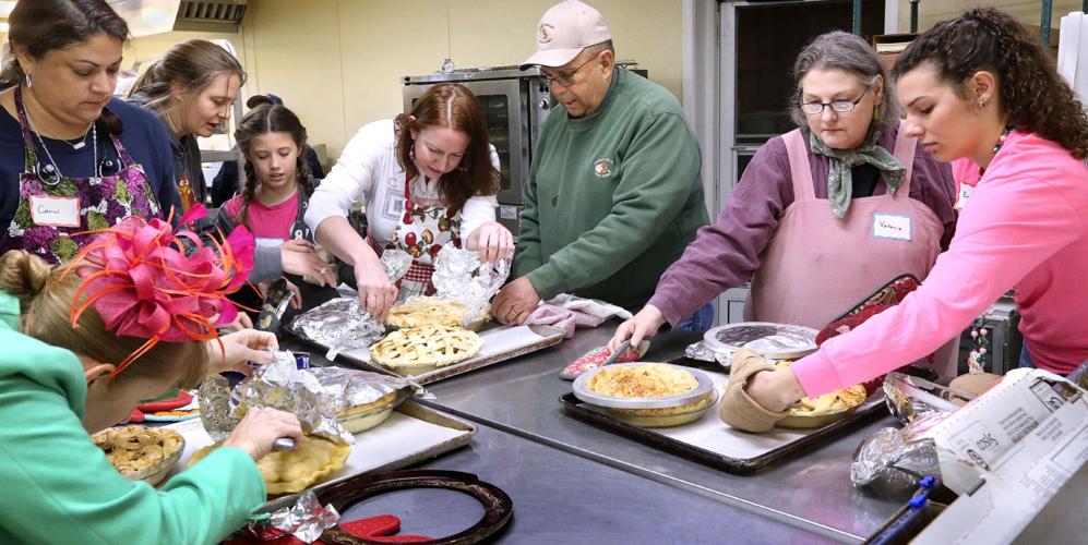 Competition tests bakers' apple pie-making skills | Winchester Star ...