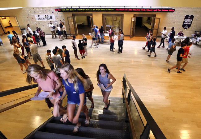 Judges hold court at Handley | News | winchesterstar.com