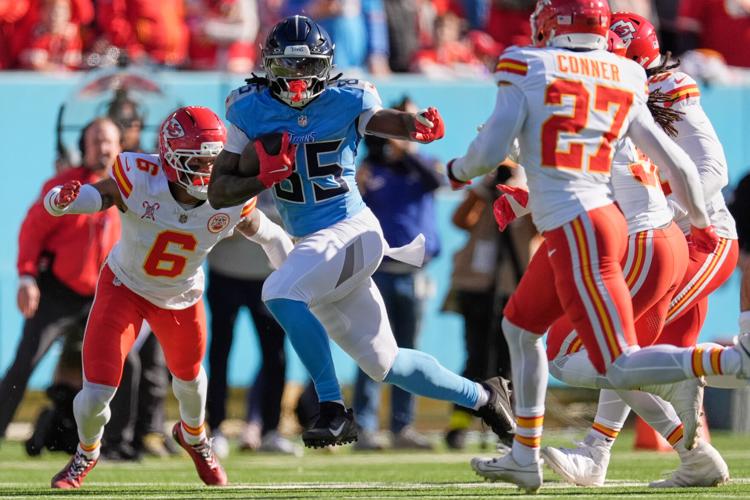 Sports betting roundup: Favorites get mixed results in NFL while ...