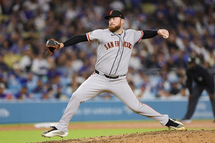 Giants reliever Matt Gage goes on injured list with right knee ...