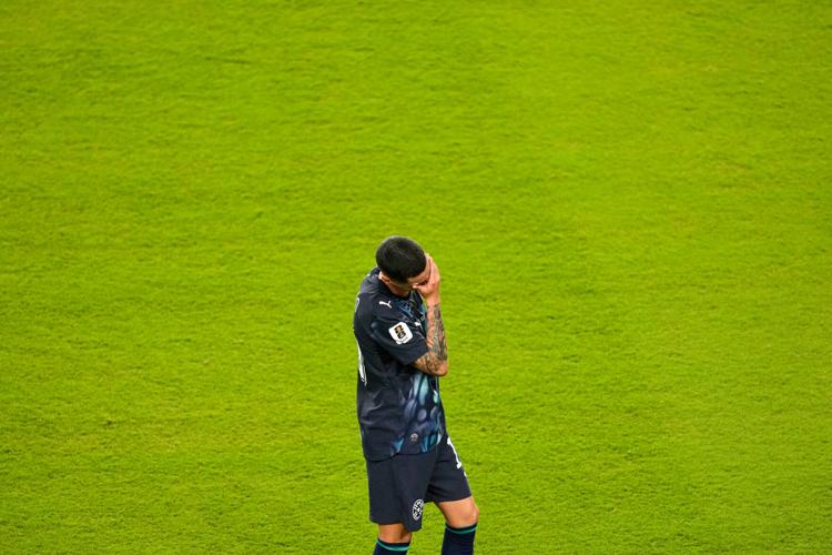 Paraguay's Miguel Almiron becomes 1st player red-carded at the World ...
