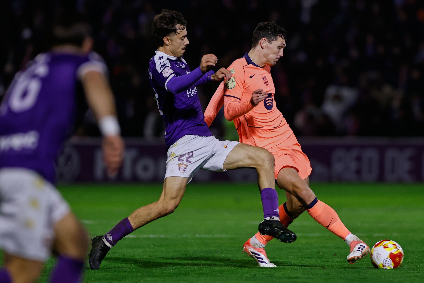 Barcelona defender Christensen faces long spell out after tearing ACL ...