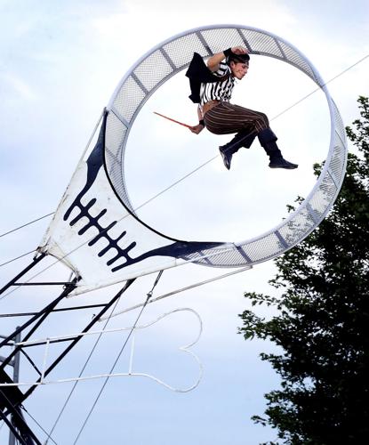 Highwire pirate show thrills Frederick County Fair attendees ...