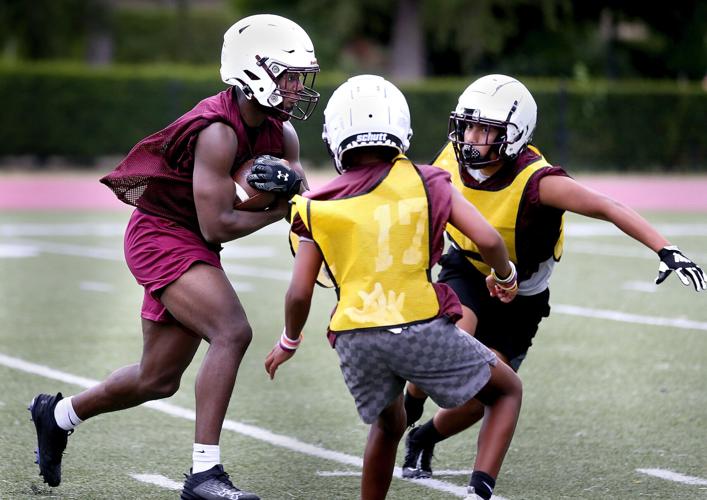 Experienced offensive line aims to fuel Handley football | Winchester ...