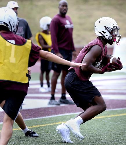 Experienced offensive line aims to fuel Handley football | Winchester ...
