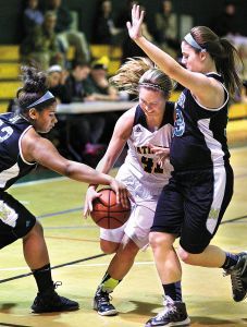 Mavericks roll over SVCA girls, 52-25 | Sports | winchesterstar.com