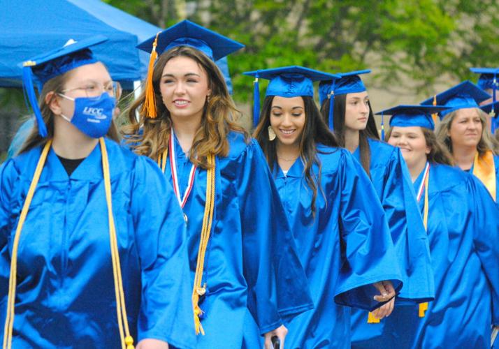 LFCC graduates challenged to 'show up, continue to dream' | Winchester ...