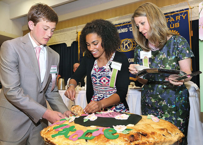 Queen-designate Ahna brings sunshine to dinner | News | winchesterstar.com