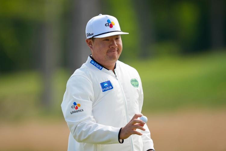 Jordan Spieth shoots 62 and trails by 1 among early finishers at his ...