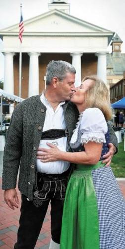 OctoBeer Fest draws crowds to hoist a brew, have some fun | News ...