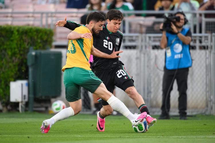 Vázquez’s first-half header lifts Mexico past Australia 1-0 in a World ...