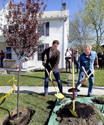 Former NFL kicker Mark Moseley recognized for dedication to community ...