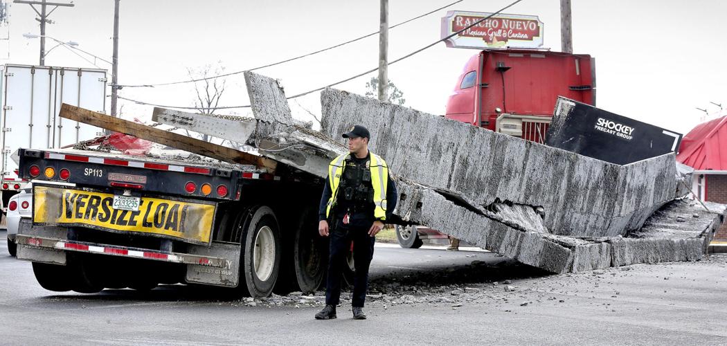 Lost load snarls traffic | Winchester Star | winchesterstar.com