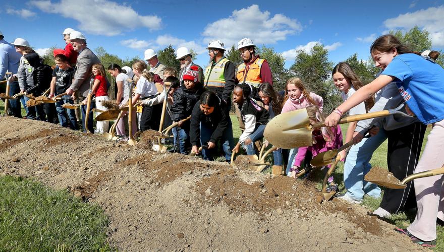 Students, officials launch Middletown Elementary School expansion ...