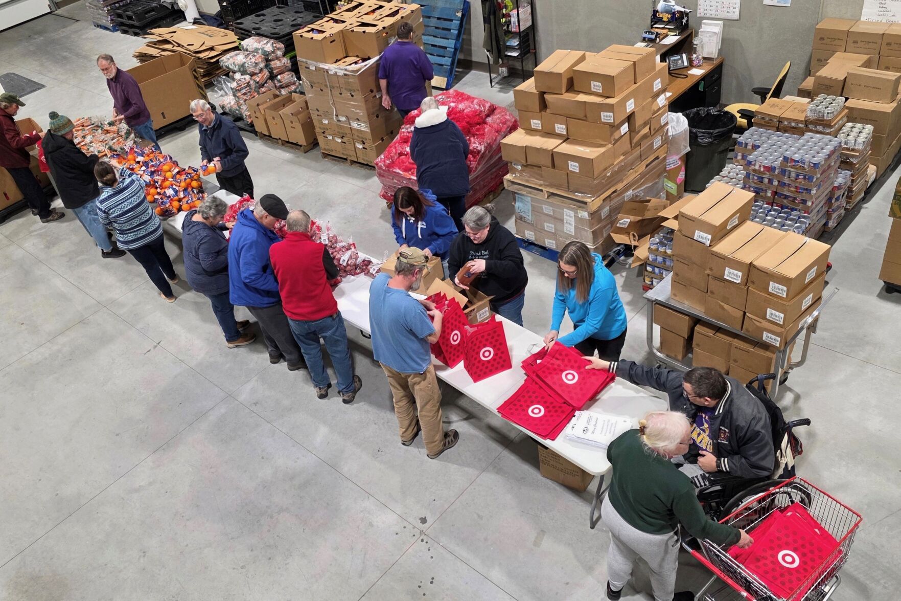 Winona Lions fill 500 Christmas bags | Community | winonapost.com