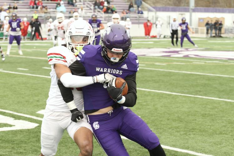 Warriors football closes out season with a win | Sports | winonapost.com