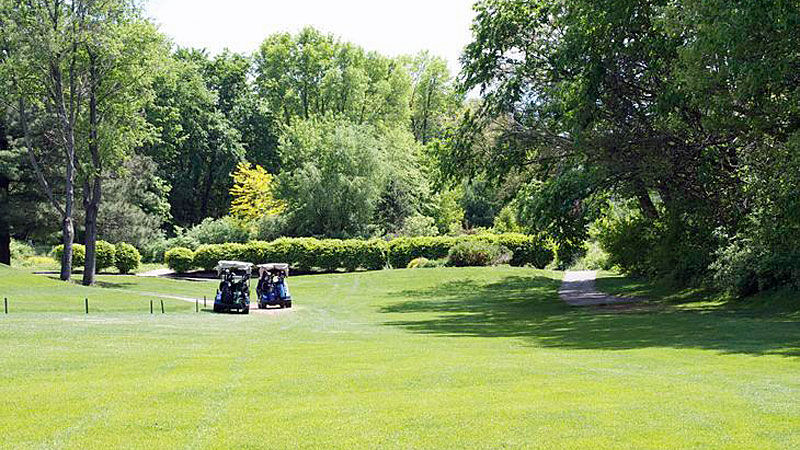 With holes that tease and a setting that delights, Lake Wisconsin CC is ...