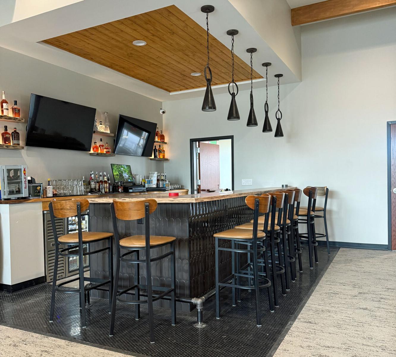 Wanaki Golf Course opens new indoor facility featuring six Full Swing ...