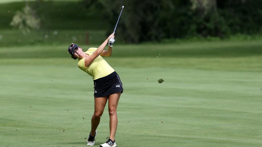 Badgers' Mackenzie Hahn walks away with trophy, respect after holding ...