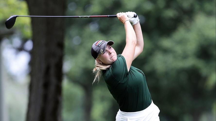 Badgers' Mackenzie Hahn walks away with trophy, respect after holding ...