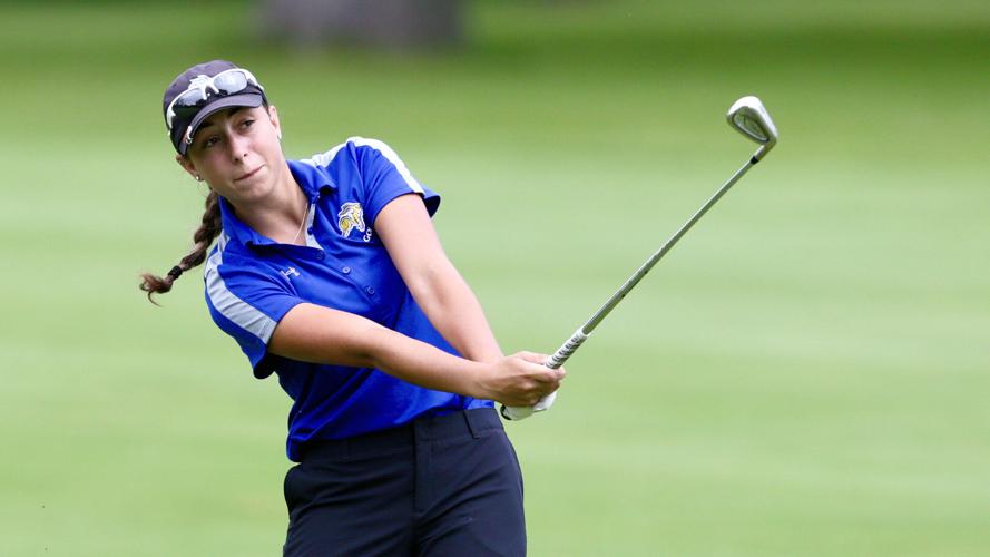 Badgers' Mackenzie Hahn walks away with trophy, respect after holding ...