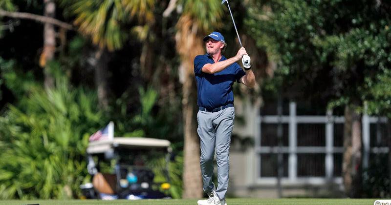 Wisconsin's Mick Smith fights to keep leader Bob Sowards in sight after ...