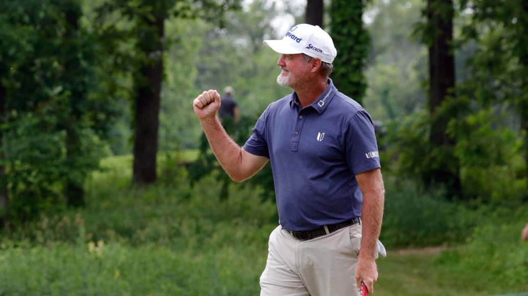 Jerry Kelly moves to one off the lead entering final round of the ...
