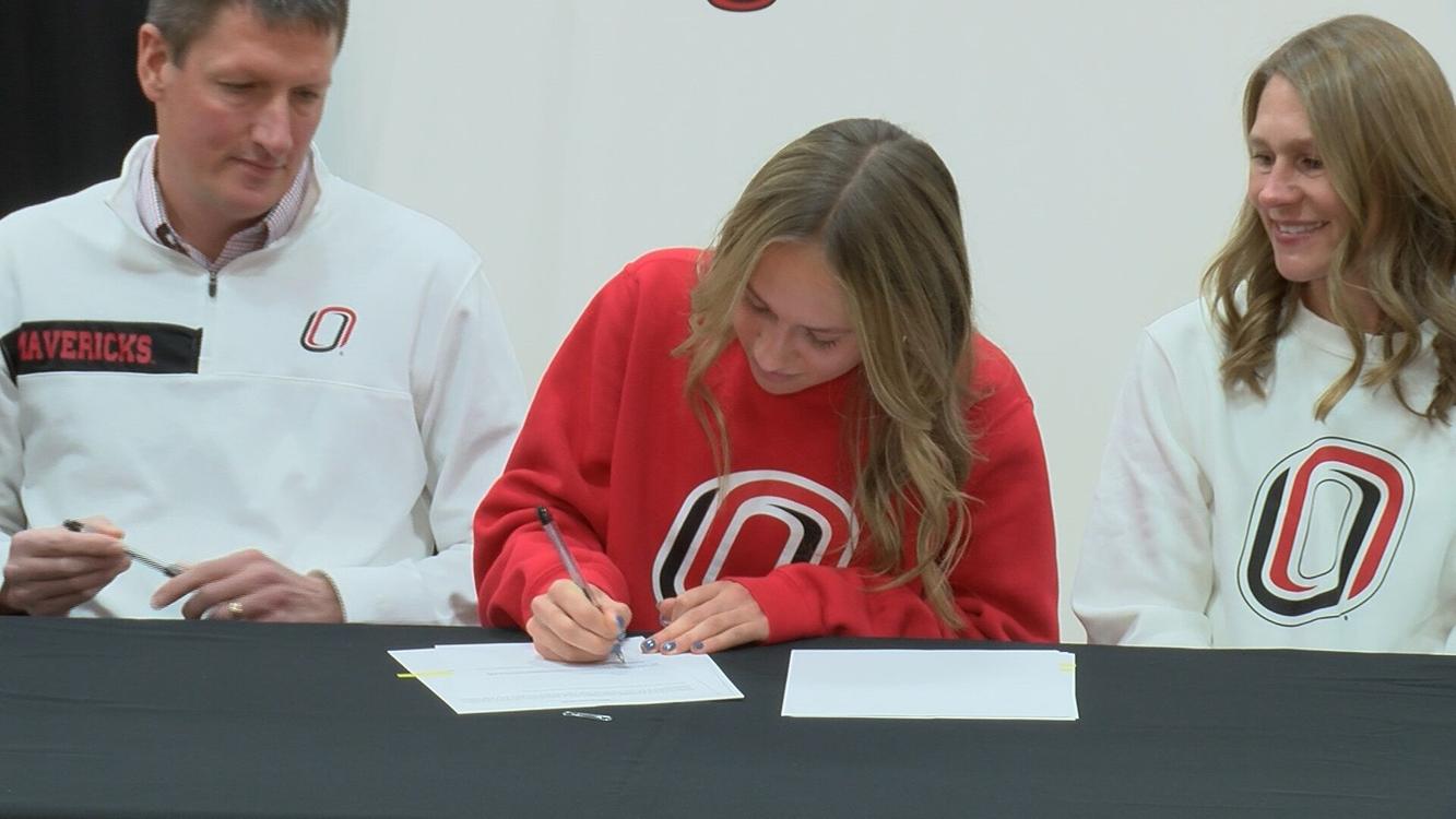 Medford's Meredith Richter Signs National Letter of Intent to Run for ...