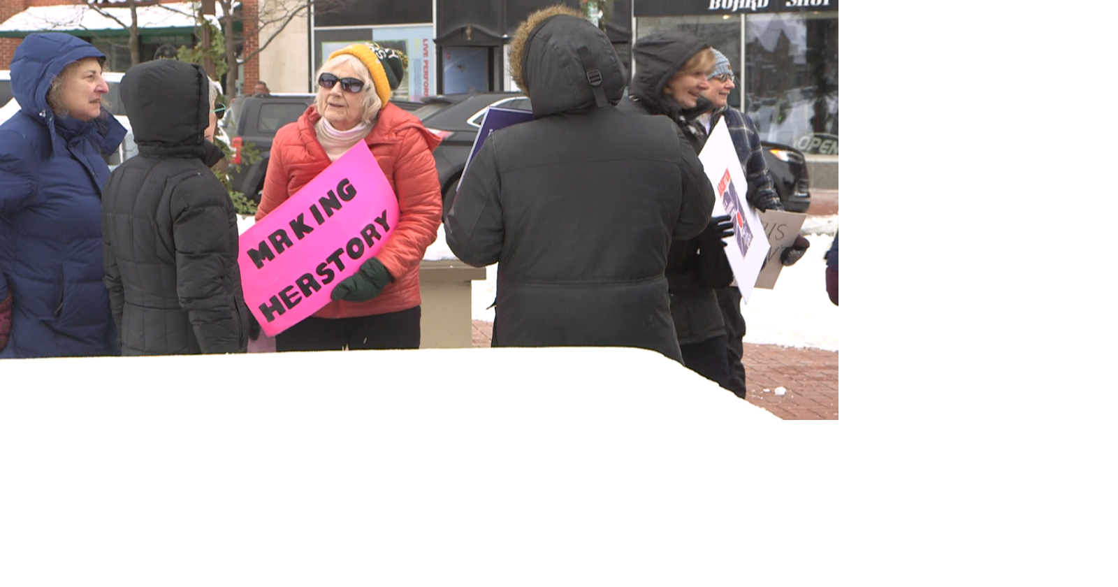 Protestors gather for Roe v. Wade 50 year anniversary | Local News ...