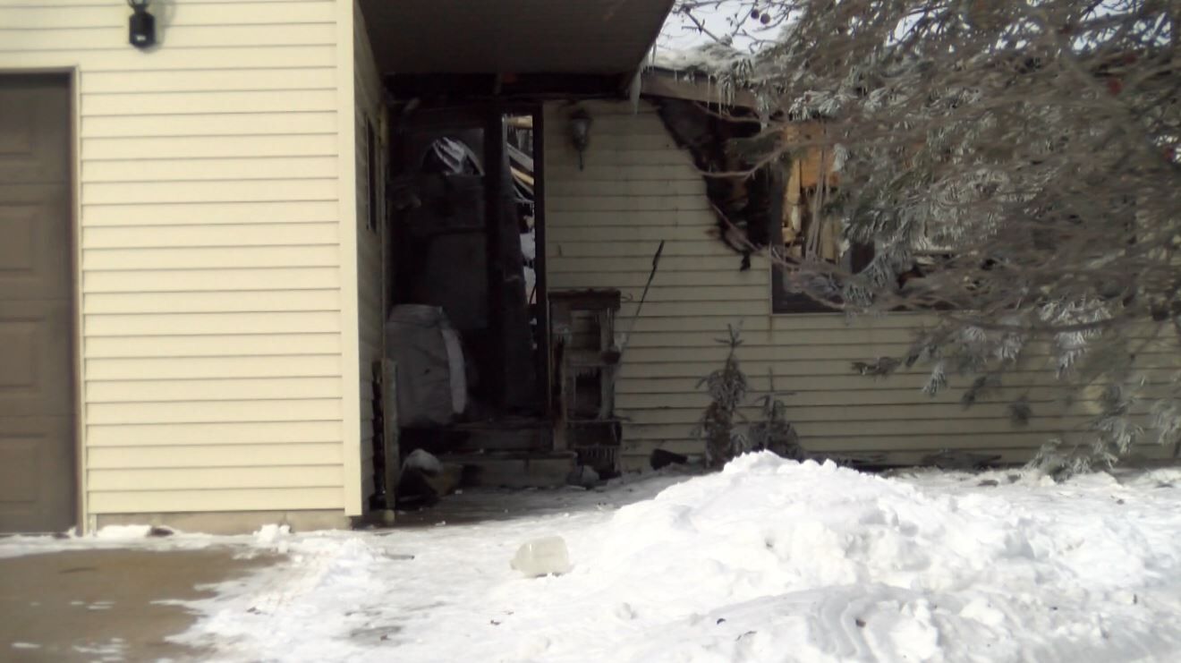Area firefighters battle bone-chilling temps to combat house fire in ...