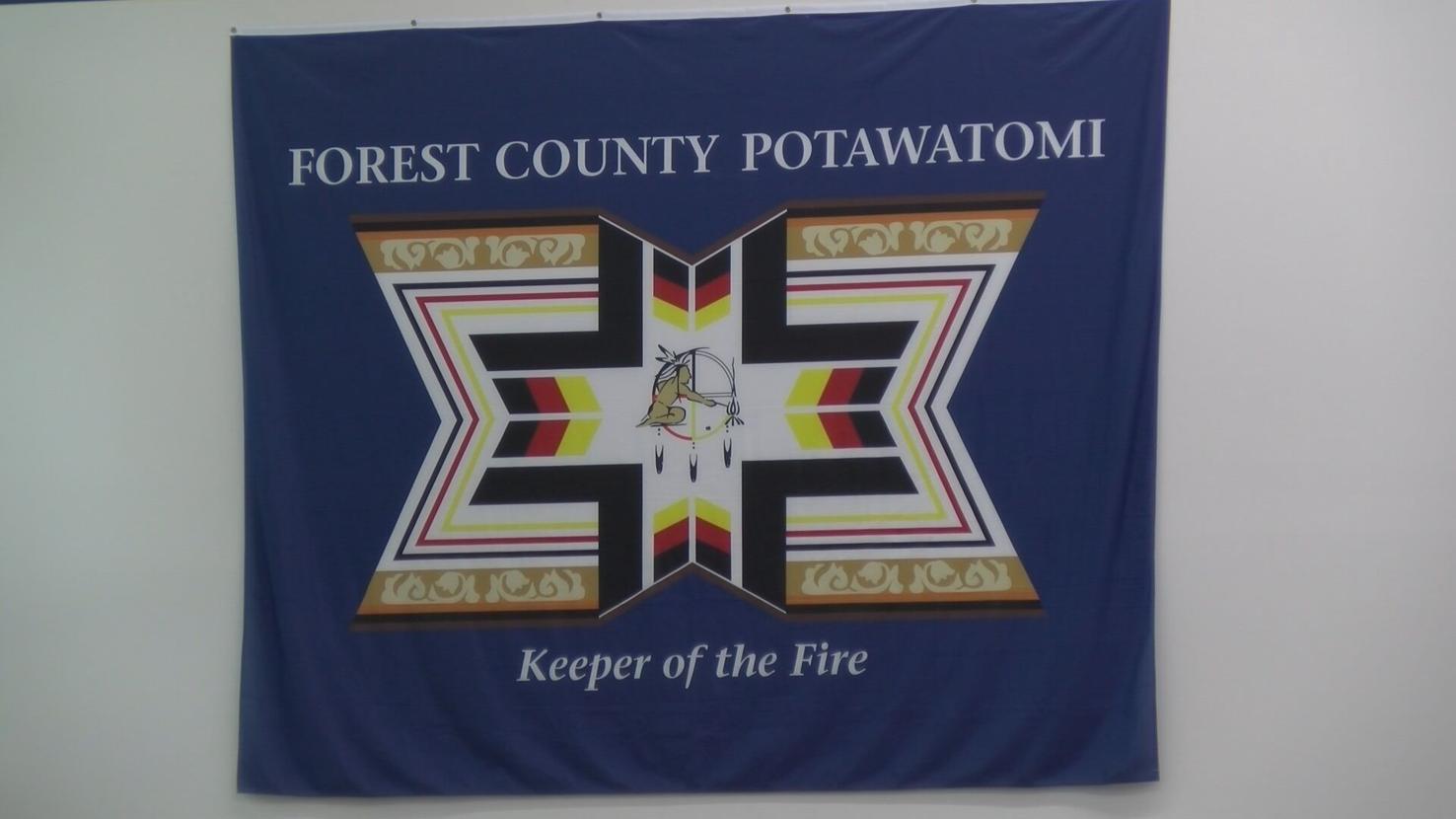 Forest County Potawatomi unveil dual language signs | News | wjfw.com