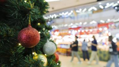 Moderate commercial energy consumption at Christmas time | Business ...