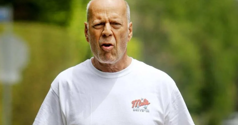 Bruce Willis reappears in public in the midst of his fight against ...