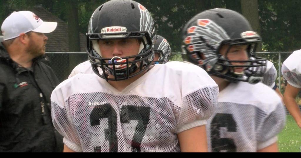 Black Hawk football embraces co-op with Warren (IL) | Sports | wkow.com