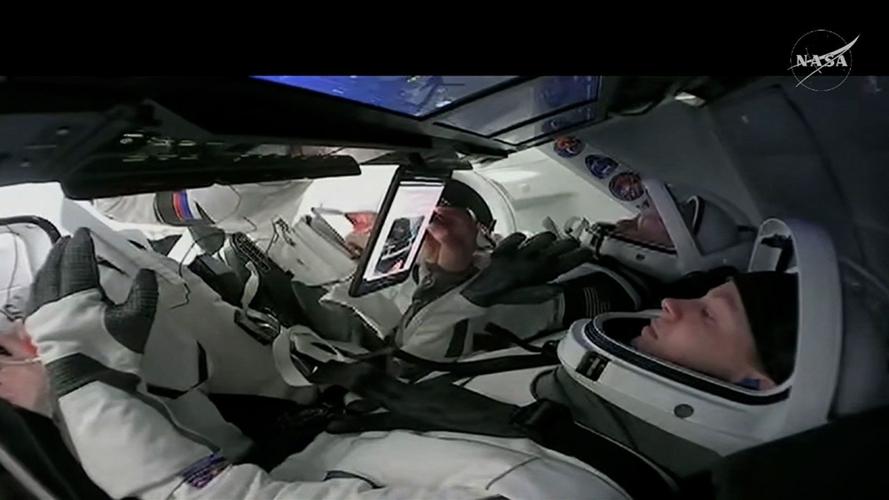 dragon spacecraft interior