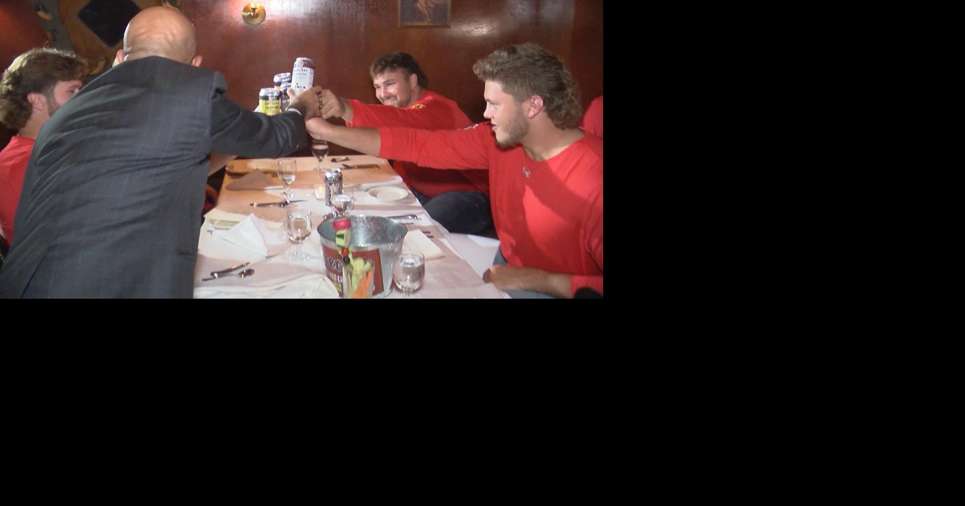 Badgers offensive line signs deal with Sprecher | Sports | wkow.com