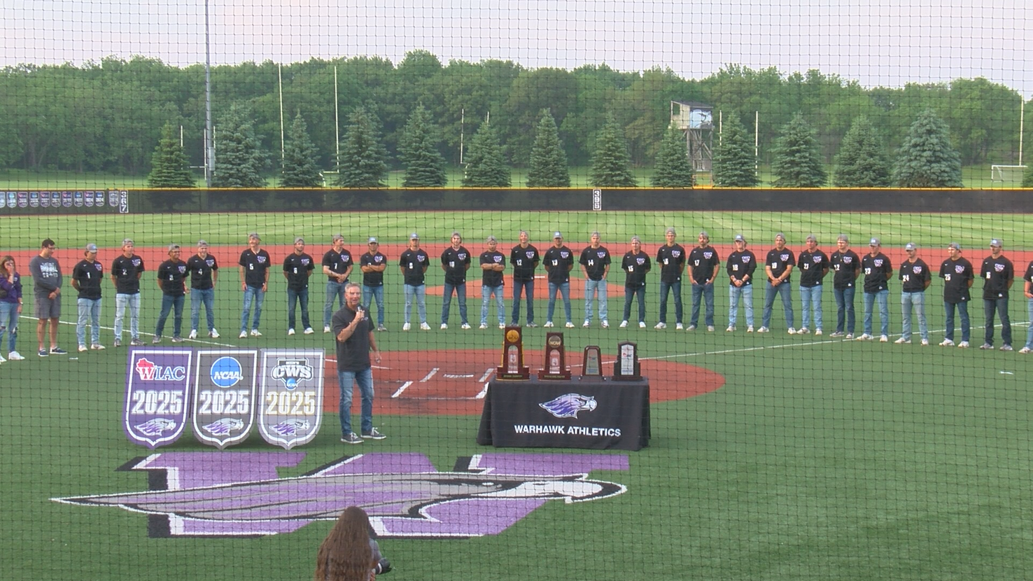UW-Whitewater baseball team welcomed home after record-breaking ...