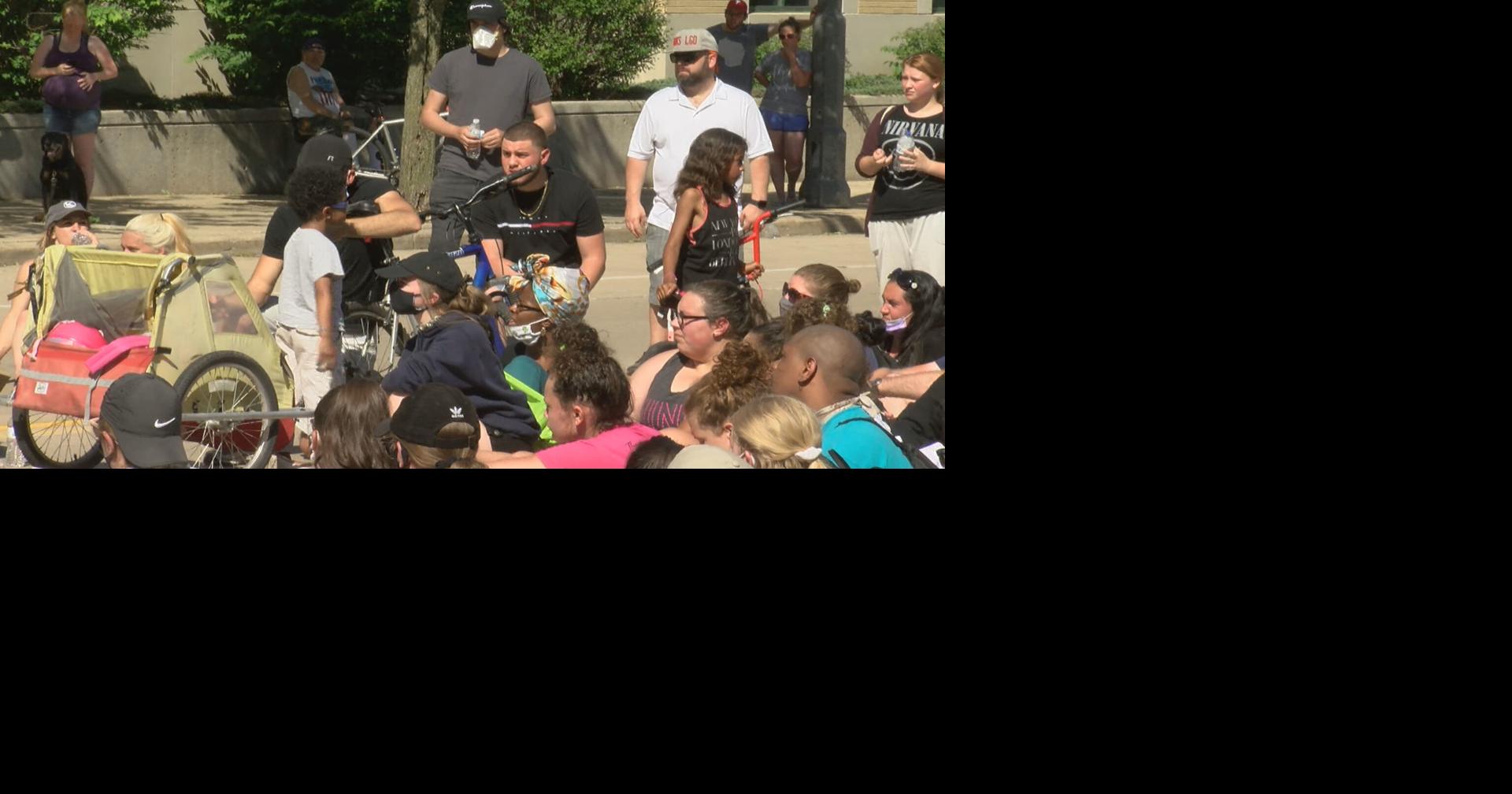 Dozens gather for peaceful protest in Sun Prairie | News | wkow.com